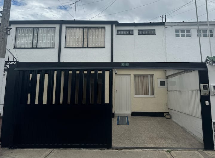 Casa Villas De Madrigal - Bogotá