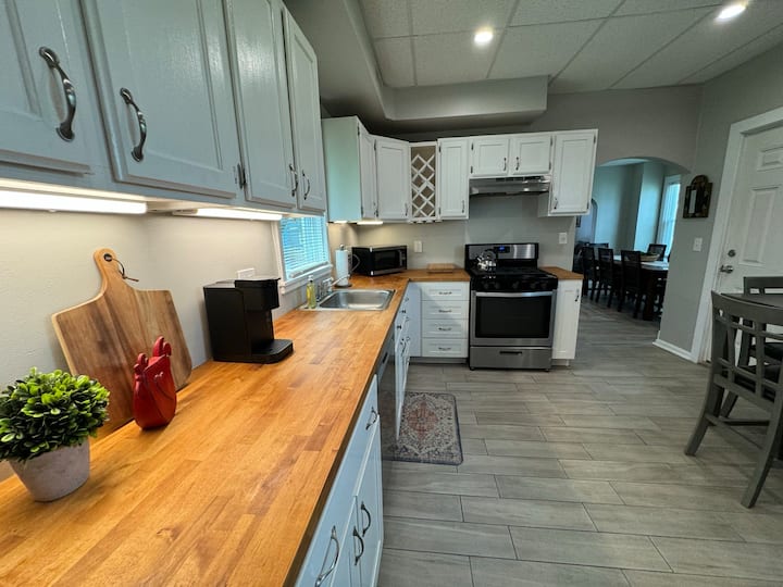 Spacious & Renovated Five Points Home W/ Parking - Buffalo, NY