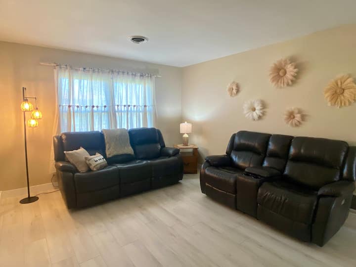 The Hidden Gem - Portage, IN