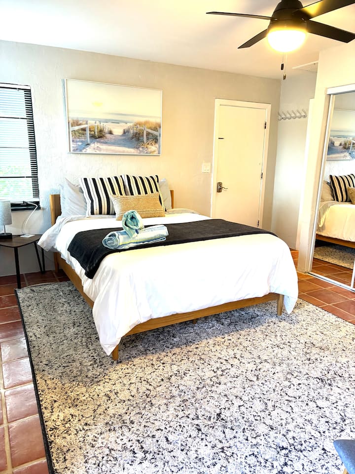 Lido-key, Tiny Cute Studio-d - Sarasota, FL