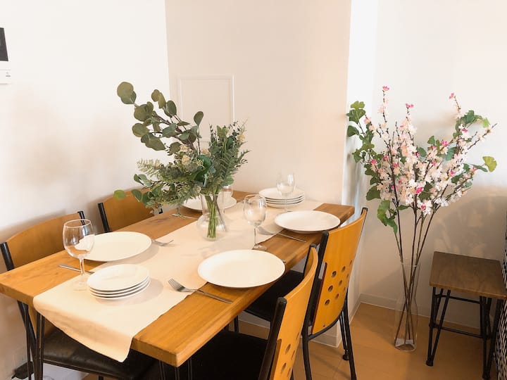 601オープン記念割引中‼️関西国際空港から直通の新今宮駅徒歩2分ソファ2台最大6名様　広々30㎡ - Osaka