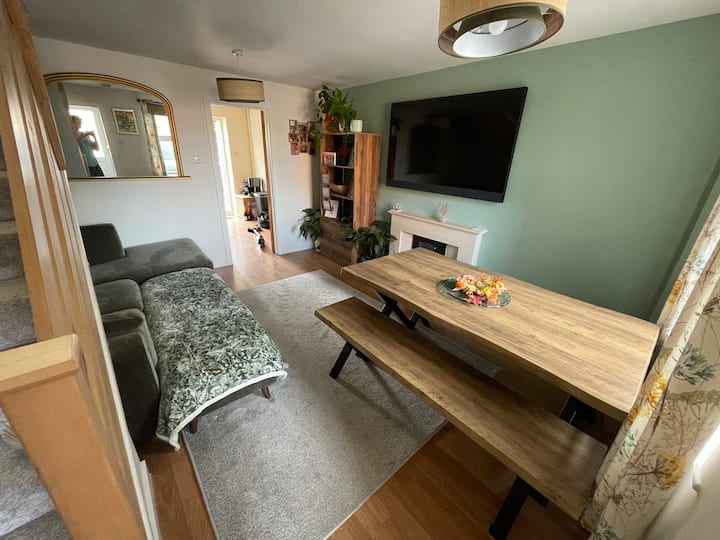 Whole House With Free Parking - Chichester