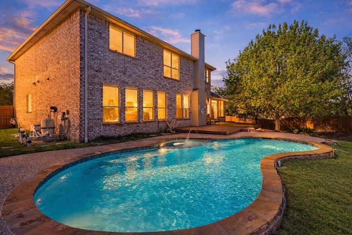 Wellness 6br W Pool, Bbq, Yard & Fire Pit - Rowlett, TX