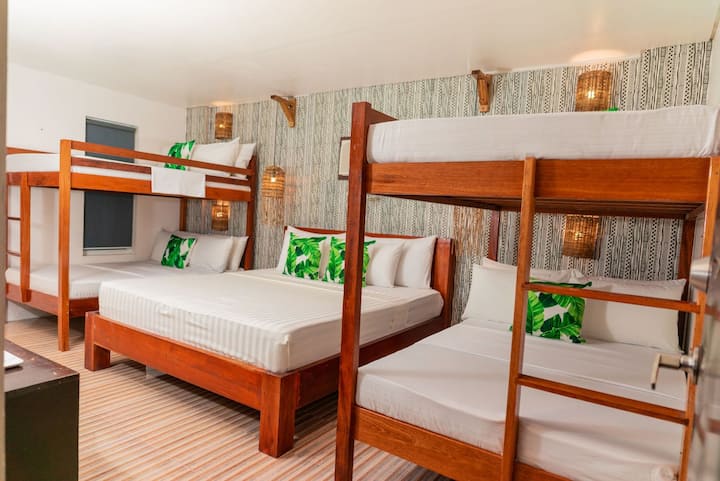 Room For (6-10)pax In El Nido W/ Daily Breakfast - El Nido