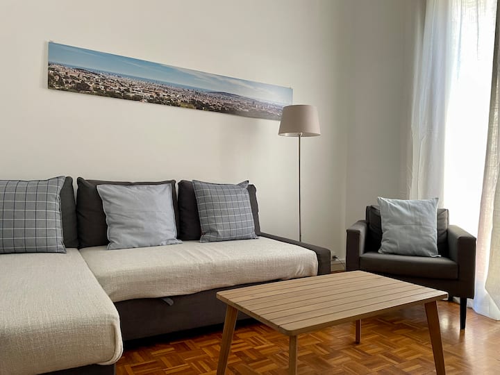 Near Jardinets De Gràcia. D. Hutb-009098 - Barcelone