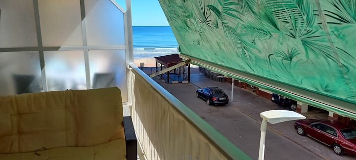 Apartamento En Primera Línea - El Perelló