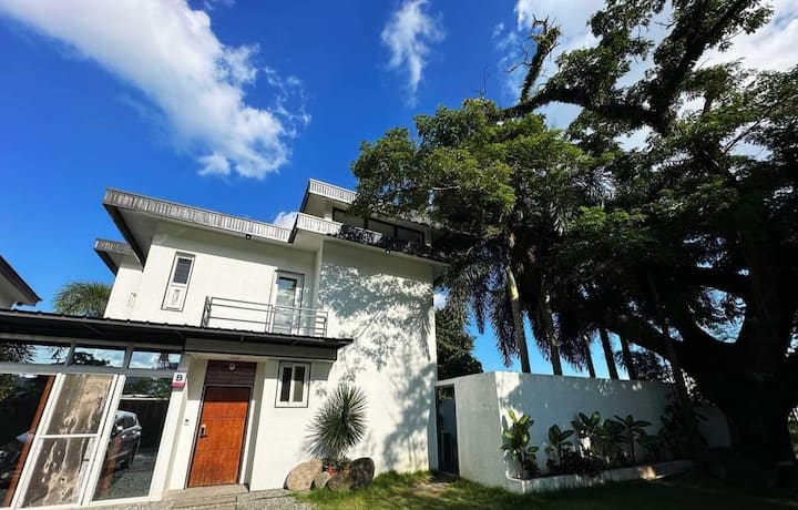 Clark Private Pool Villa - Angeles