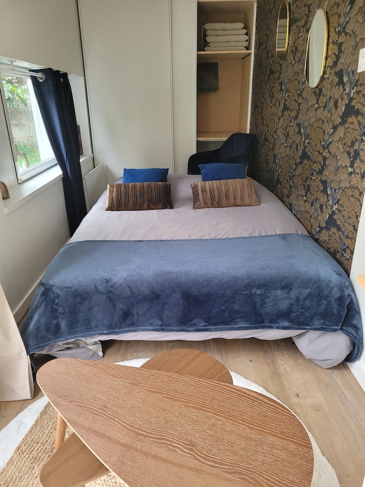 Chambre Avec Coin Cuisine Et Salle De Bain - Nantes