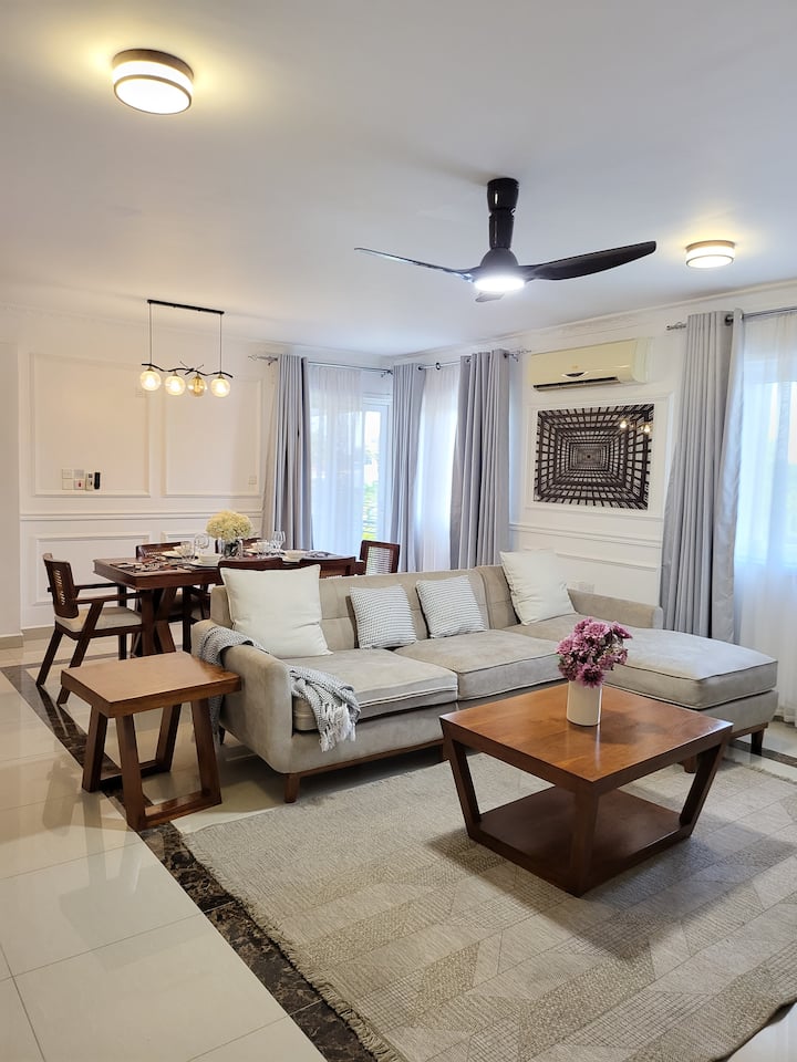 Enjoy Sea Breeze At Teak Home. - Dar es Salaam