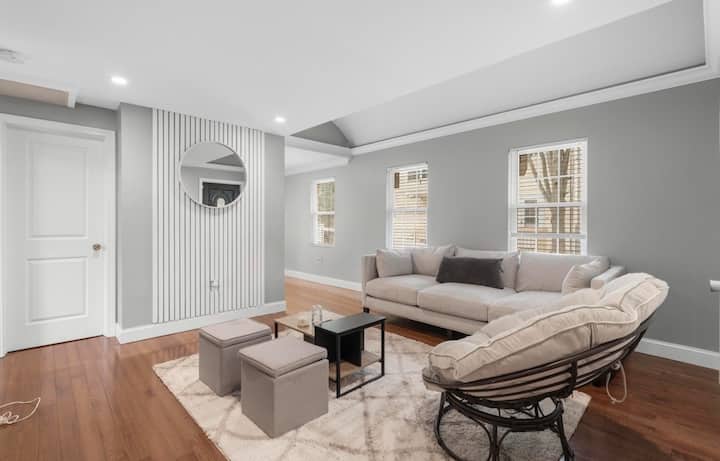 Queen Room With En-suit Bathroom Near Yale - Branford, CT