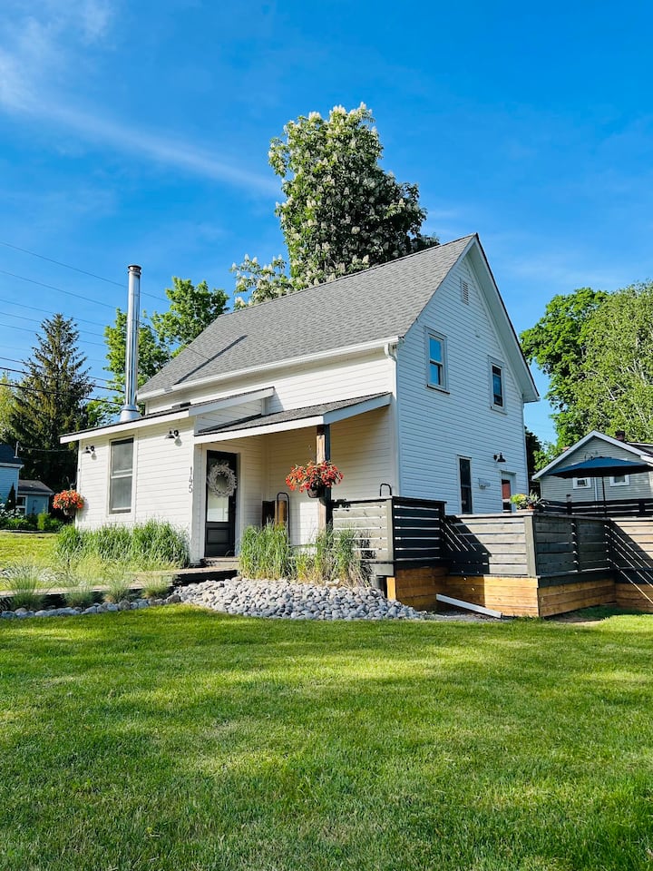 Jollie Cottage In The County - Prince Edward County