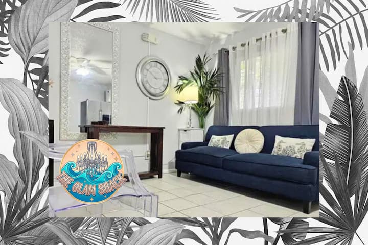 The Glam Shack 1 Block To Beach - Cape Canaveral, FL