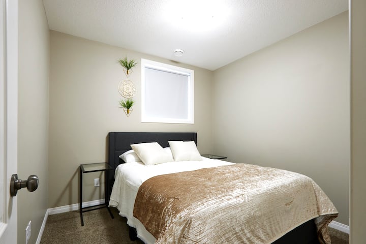 Somerset Getaway - Medicine Hat