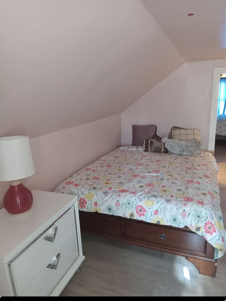 Cuartos Cómodos - Branford, CT