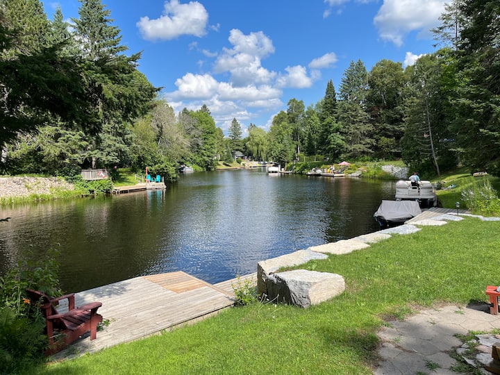 Cozy Cottage By The Waterfront - Kawartha Lakes