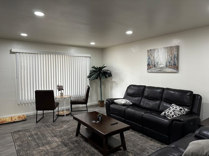 Modern Two Bedroom Apartment - Redondo Beach, CA
