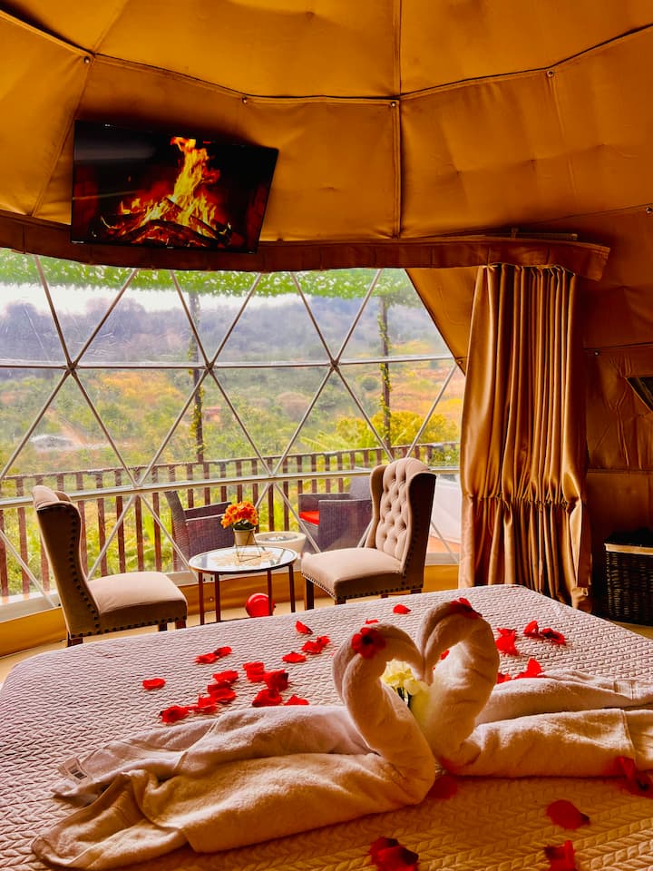 Luxury Glamping Con Jacuzzi Vista Montaña - Bajos del Toro