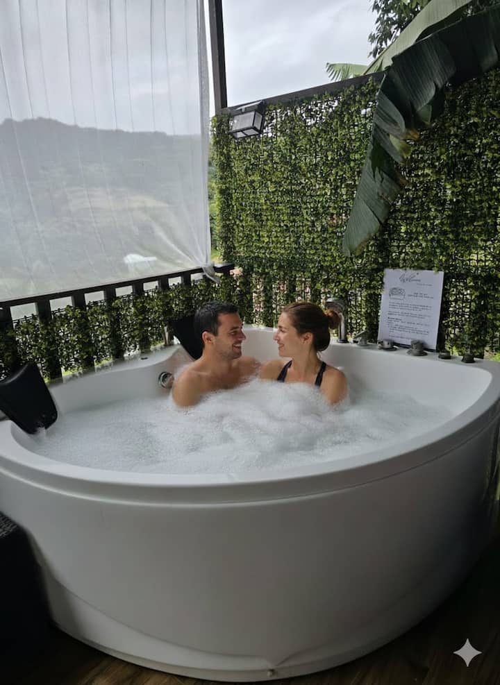 Luxury Glamping Con Jacuzzi Vista Montaña - Bajos del Toro