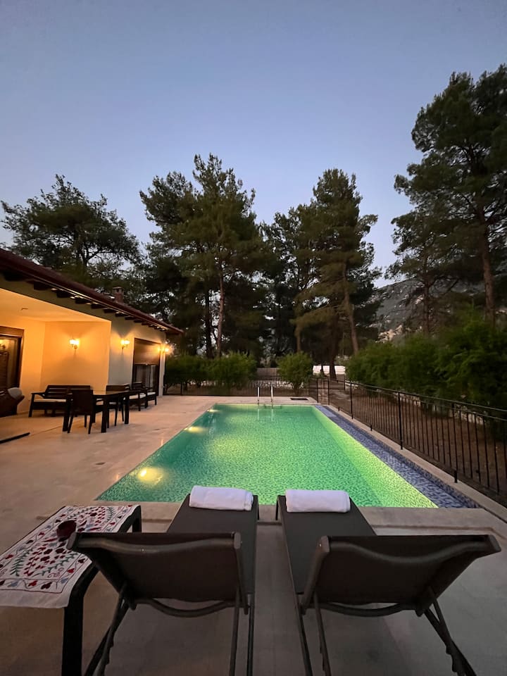Doğada Jakuzili Müstakil Villa, Kaş Bahçe Villa - Türkiye