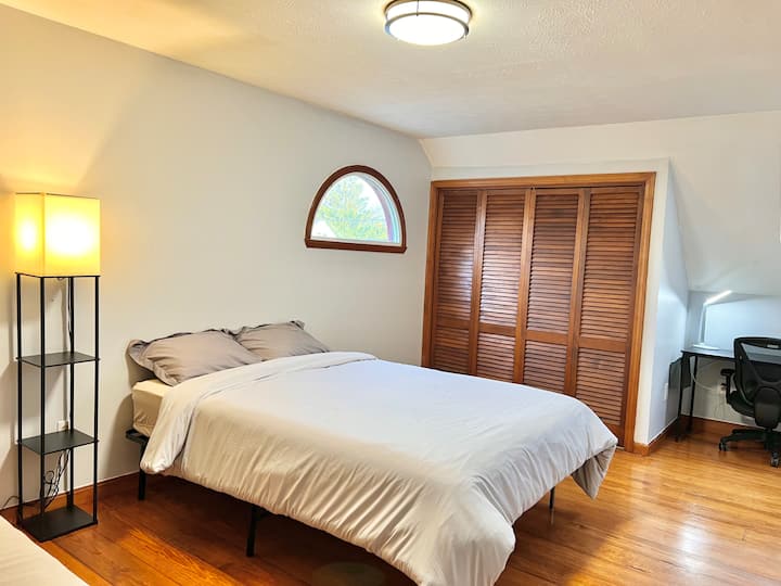 Cozy Clean & Quiet Bedroom In Nashua - Hudson, NH
