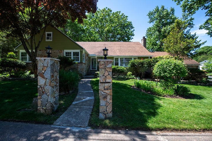 E&e Spacious Home Retreat - Near Yale And Downtown - Derby, CT