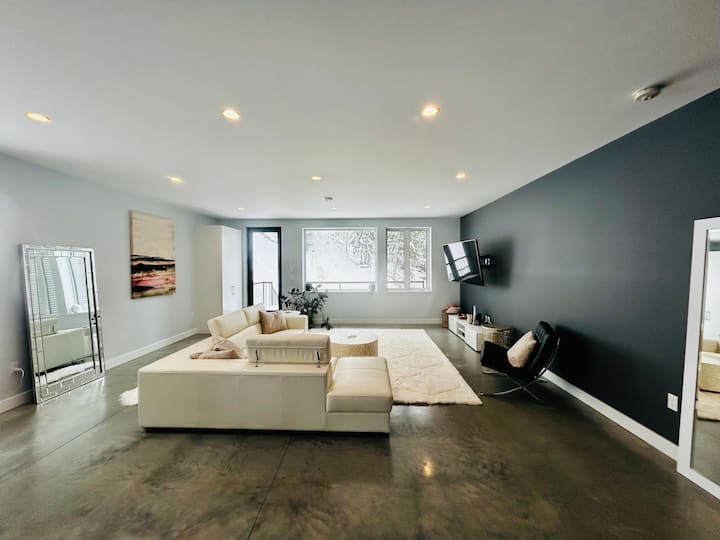 New, Stunning, Central, Quiet Home, 5mins To Lake - Nelson
