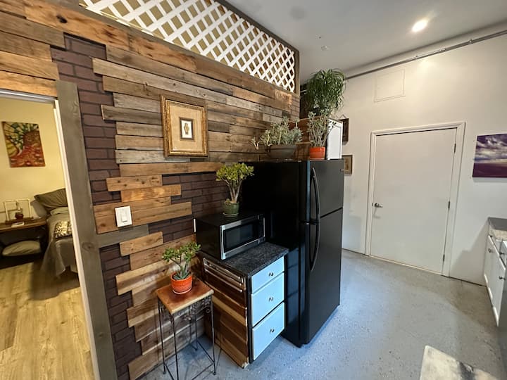 Barndominium Bunny Hideaway. - Lake Elsinore, CA