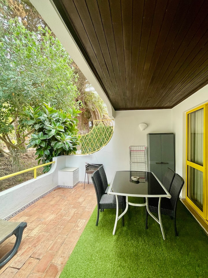 T.0+1 With Large Balcony Near The Beach. - Quarteira