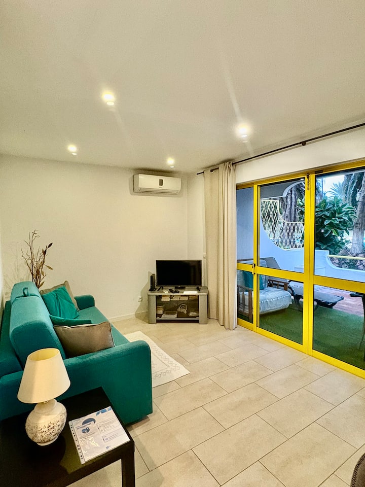 T.0+1 With Large Balcony Near The Beach. - Quarteira