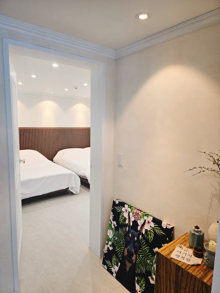 전포역 5분/최대8인/침실3/침대4/엘리베이터/무료짐보관/무료주차 - Busan