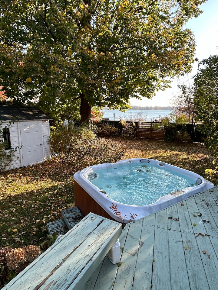 Welcome To Our Charming House Within The City - Montreal