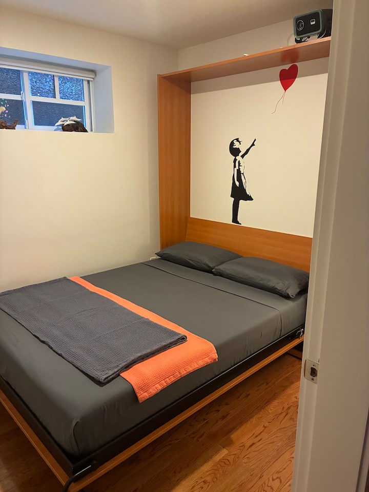 Central Location Quiet Street Clean Private Suite - Vancouver