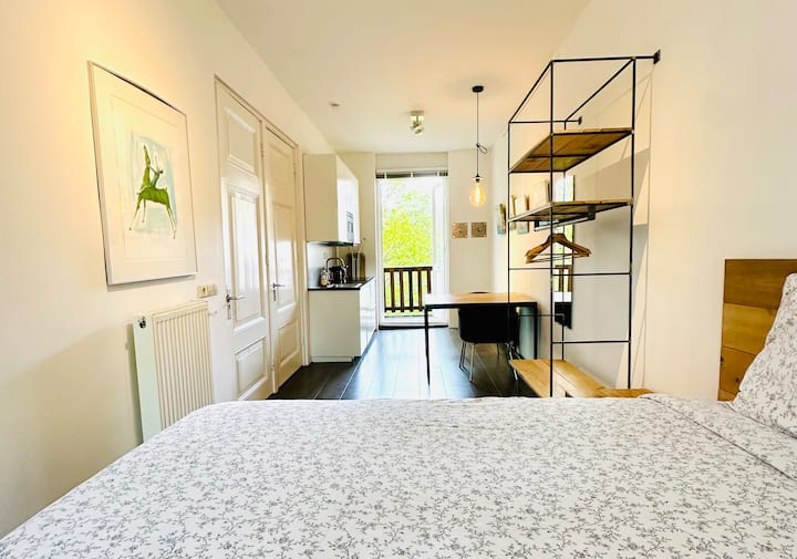 Brief Apartment Near City Center - Rotterdam