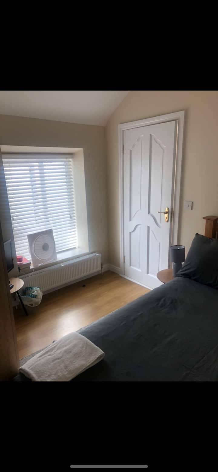 Entire House Town Centre Accommodation - Letterkenny