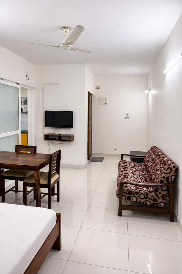 Spacious & Sparkling Apartment- Laasya Comforts - Mangaluru