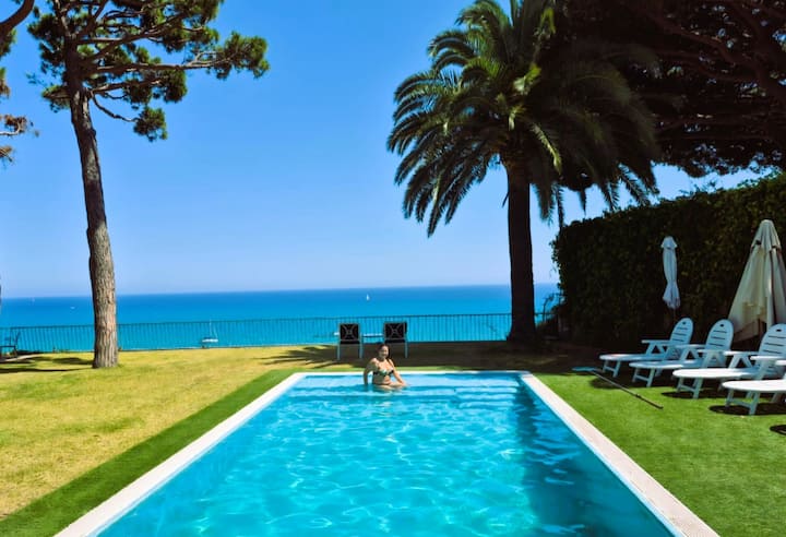 Belle Maison En Bord De Falaise - Arenys de Mar