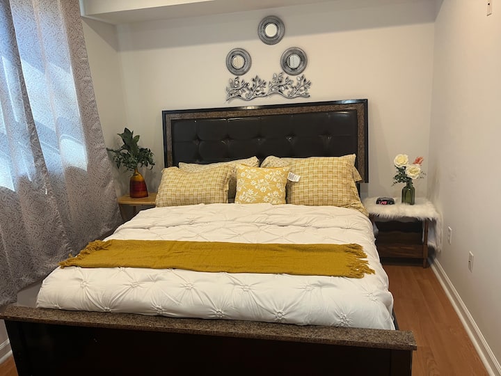 Room No 3. King Bed Room - Middletown, PA