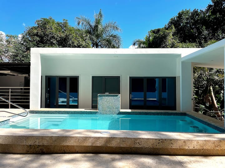 La Escarpada - Peaceful Poolside Escape - Mayagüez