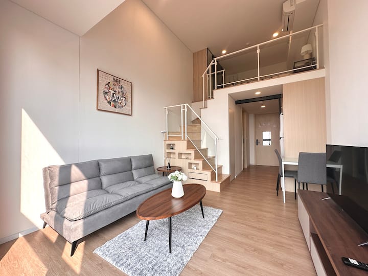 Rama9高层复式公寓/近火车夜市/免费泳池健身房/周租月租优惠 - Bangkok