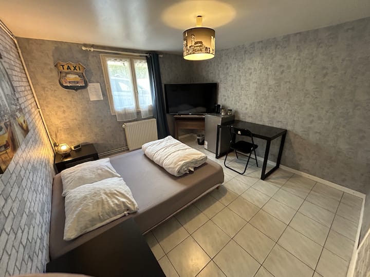 Chambre Indépendante Avec Sa Salle D’eau Et Wc - Saint-Maixent-l'École