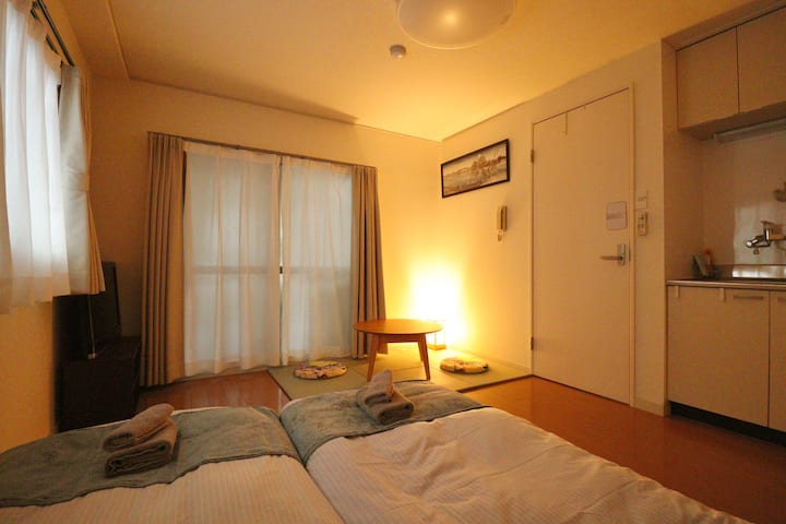 【101】近新宿/池袋。车站步行6分钟，1f 明亮19平米公寓，居1-3 人，周边吃住行便利。 - Ikebukuro