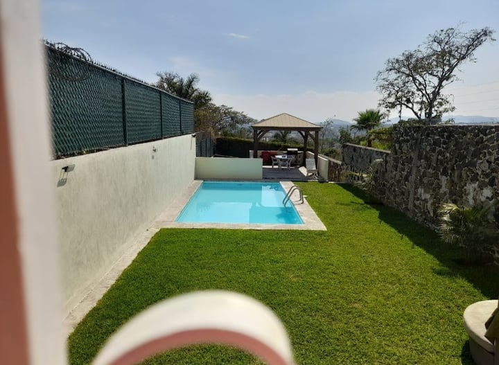 Casa En Cuernavaca Con Alberca - Xochitepec
