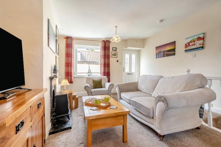 Murmuration Cottage - Whitby, UK