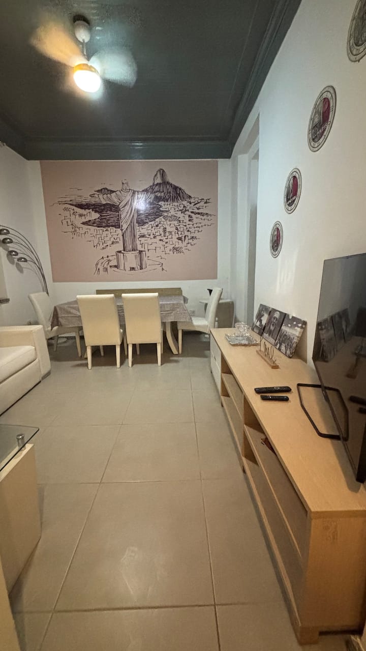 Casa Na Rua Mais Charmosa De Botafogo.
2qts/térrea - Rio de Janeiro