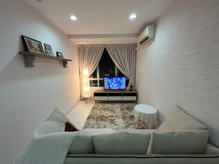 Taman Mount Austin Holiday Rentals & Homes - Taman Mount Austin, Johor ...