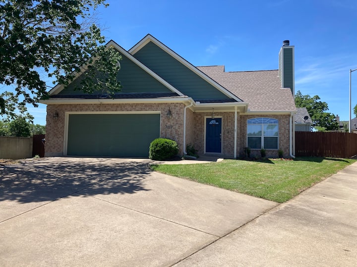 Poshi Place - Bryan, TX