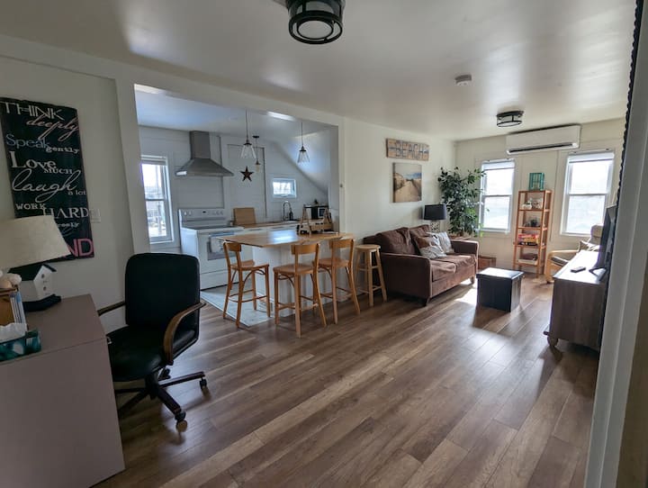 Cozy Beach Apartment - Hamilton