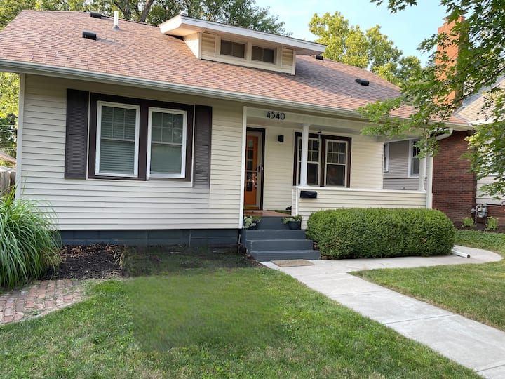 William St Bungalow! - Omaha, NE