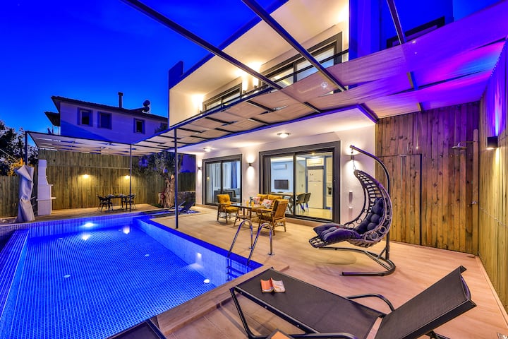 Villa Albedo Blue-kaş
Deniz Manzaralı-jakuzili - Kaş