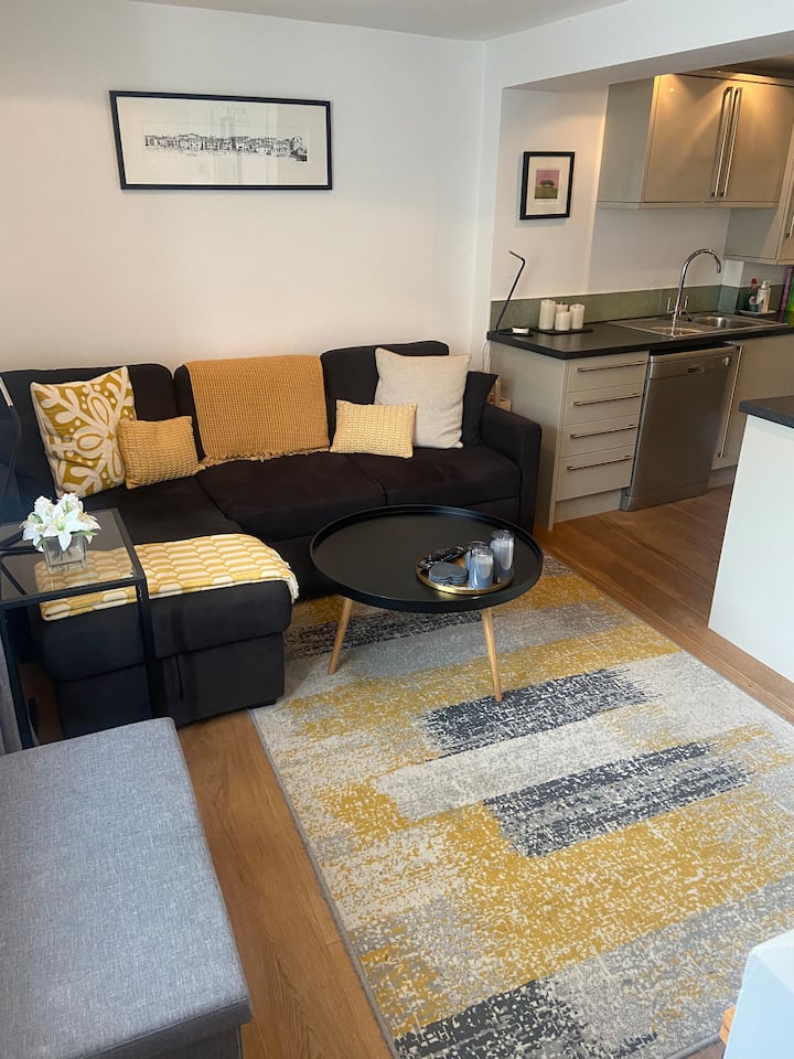 Chapel View 
St Ives
A Stones Throw To The Beach - St Ives